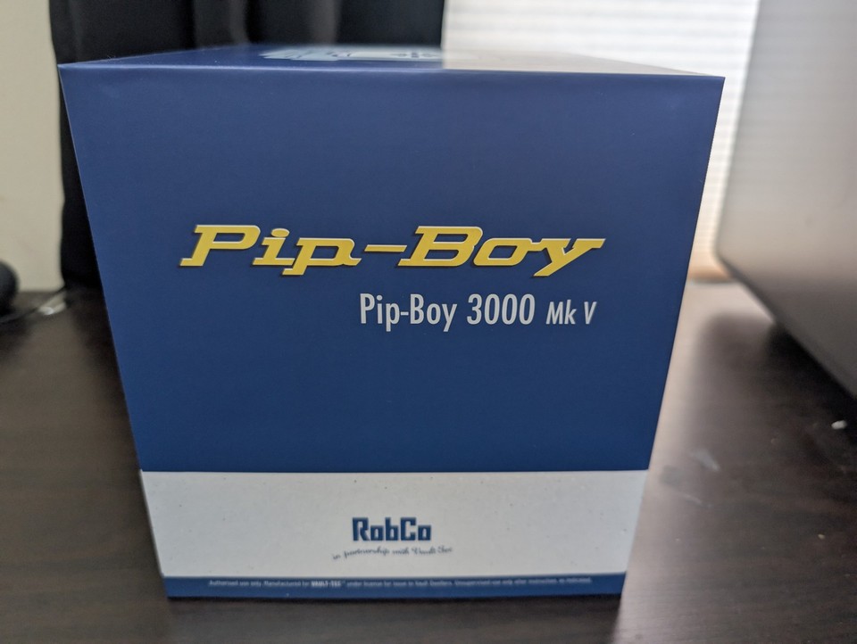 NEW Fallout Pip Boy 3000 MK V Die-Cast Replica Vault 33 Figure Wand ...