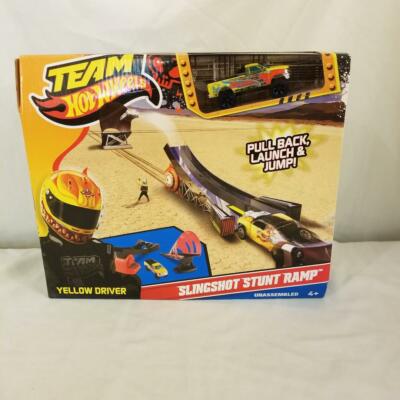 Hot Wheels Team Hot Wheels Slingshot Stunt Ramp BNIB X0162 2011 | eBay