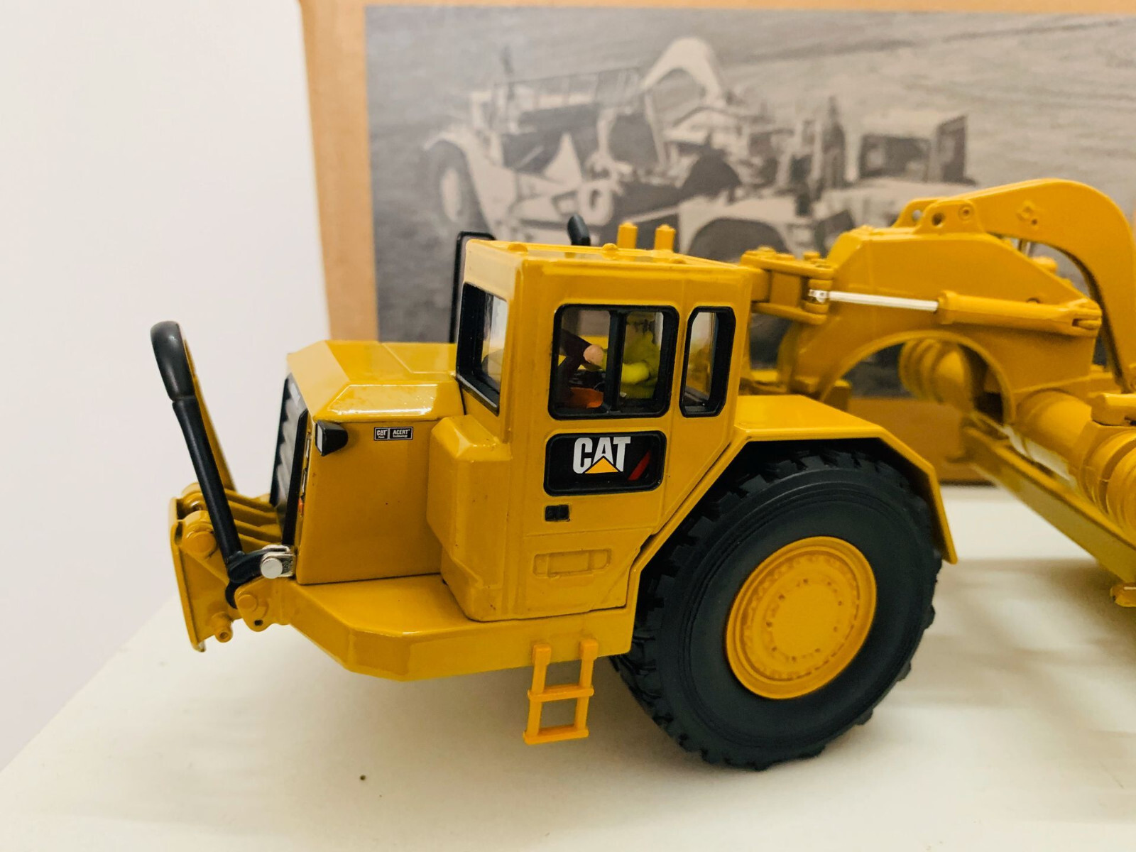 CAT CATERPILLAR 657 G WHEEL TRACTOR SCRAPER 1/50 DIECAST MASTERS 85175 ...