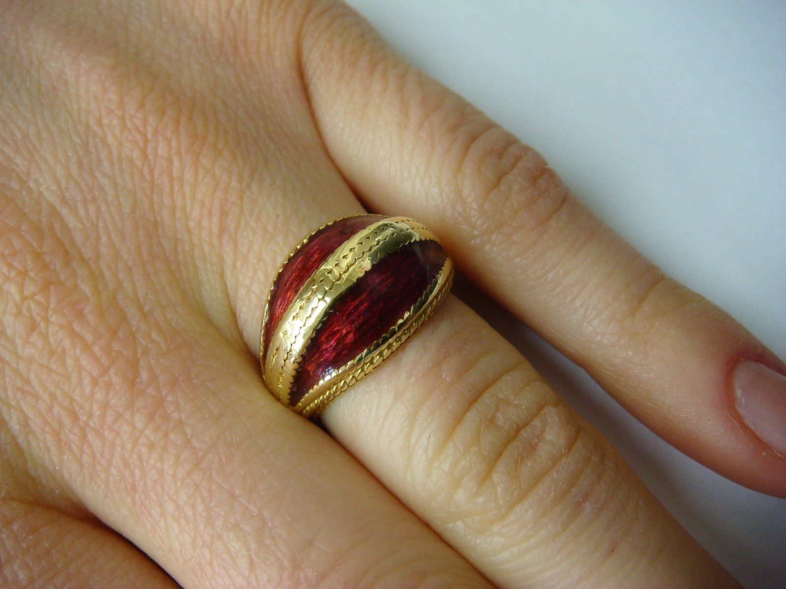 ANTIQUE TIFFANY & CO 18K YELLOW GOLD RED ENAMEL LADIE… - Gem