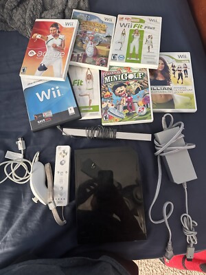 Nintendo Wii RVL 101 Video Game Console with Cables and Sensor Bar And ...
