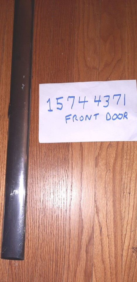 1999-2007 GMC SIERRA FRONT DOOR chrome Molding L or R 15744371 OEM USA ...