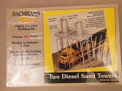 HO SCALE BACHMANN PLUS 35114 TWO DIESEL SAND TOWERS BUILDING STRUCTURE ...