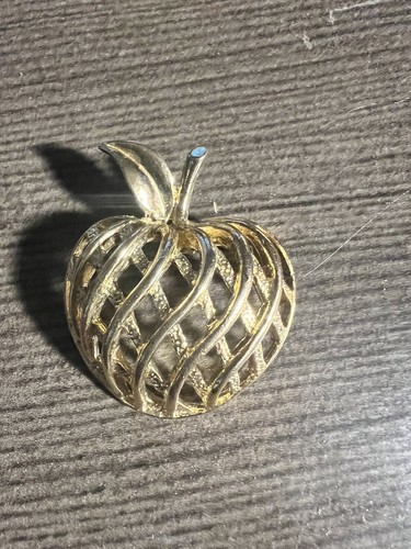 Vintage Jewelry GERRI'S Apple Pin Brooch/Pendent. 626 | eBay