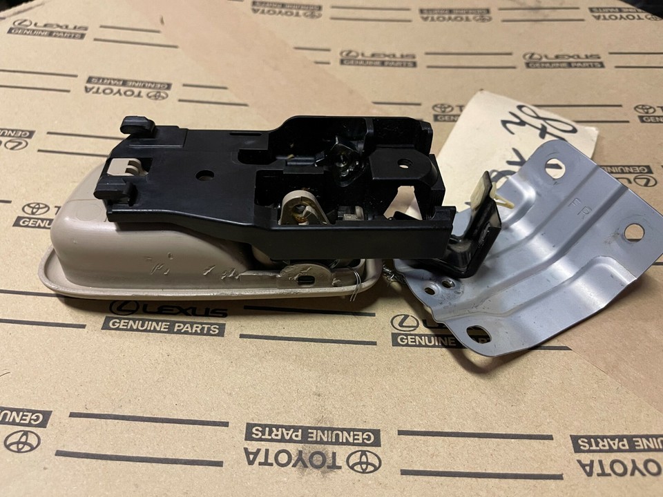 01 02 03 04 05 LEXUS IS 300 IS300 RIGHT FRONT INTERIOR DOOR HANDLE USED ...