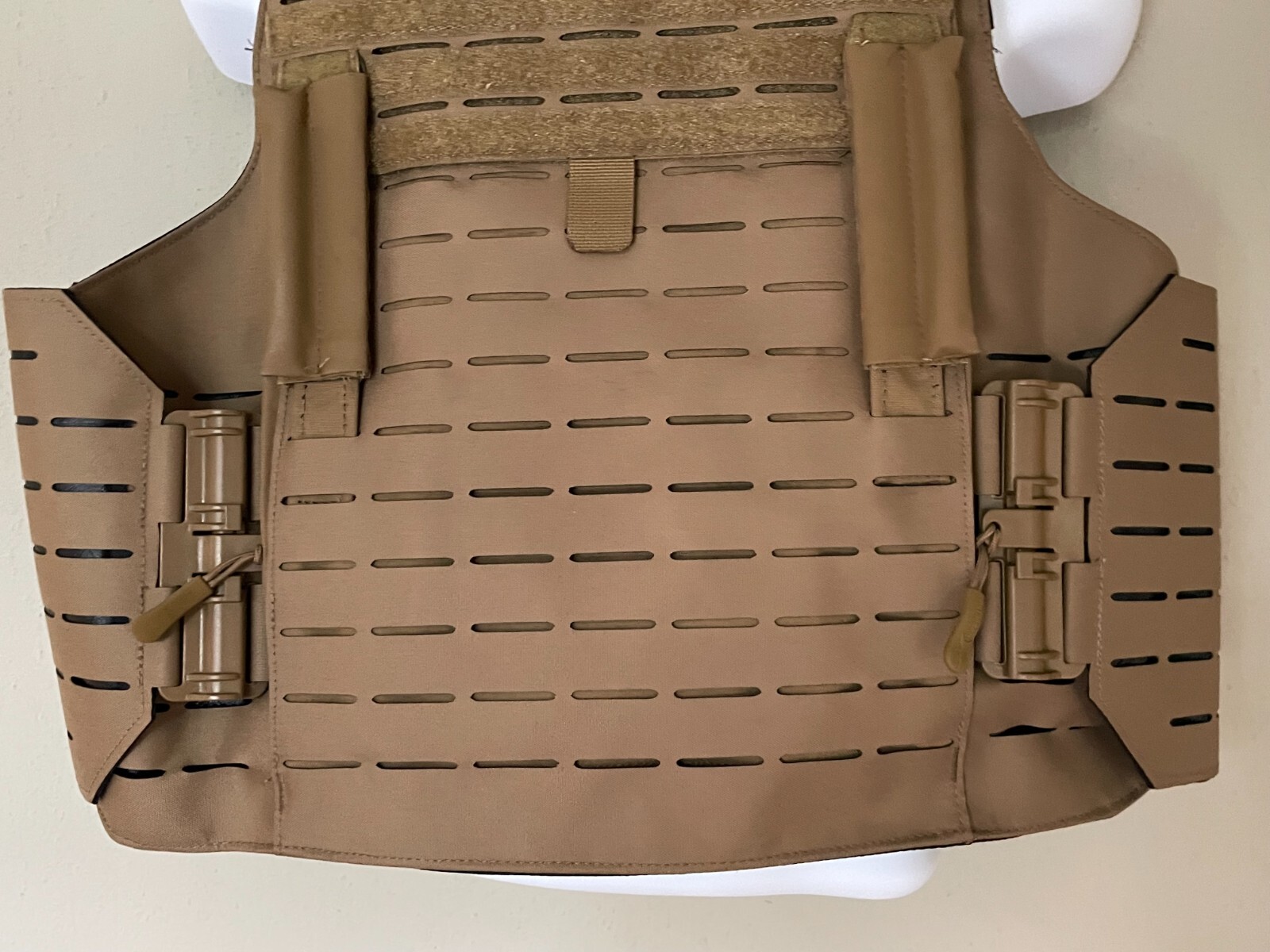PROTECH Tactical Armor Plate Carrier Sz M Short Coyote Webless ...