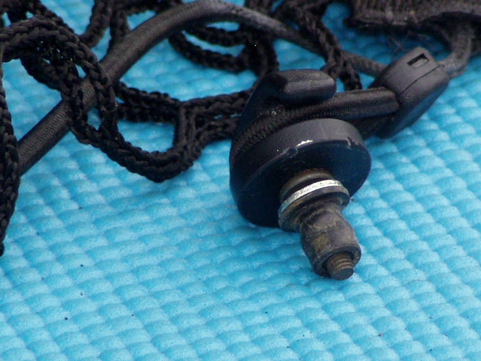 04-09 Mazda 3 cargo net | eBay