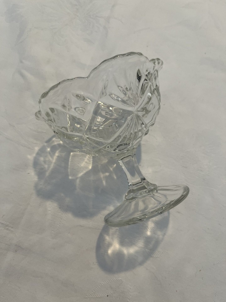 2 X VINTAGE CLEAR GLASS ROUND SWEET / DESSERT /ICECREAM COMPORTS ON ...