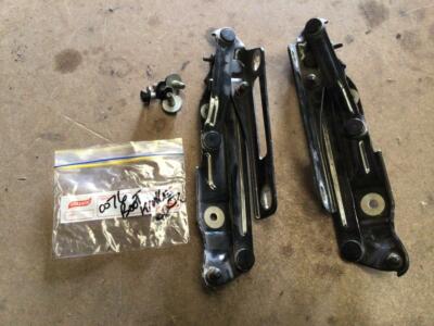VE Commodore SS SV6 Calais genuine boot hinges with bolts 690F Phantom ...
