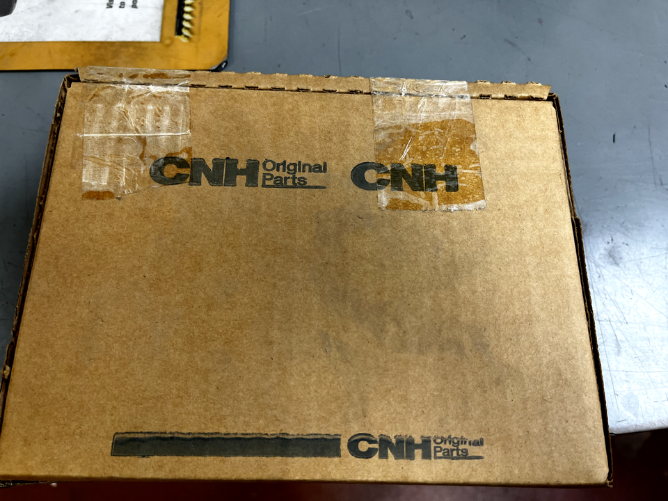 Steiger OEM Head Light Assembly NIB - Steiger 9110-9390, Bearcat,Puma ...