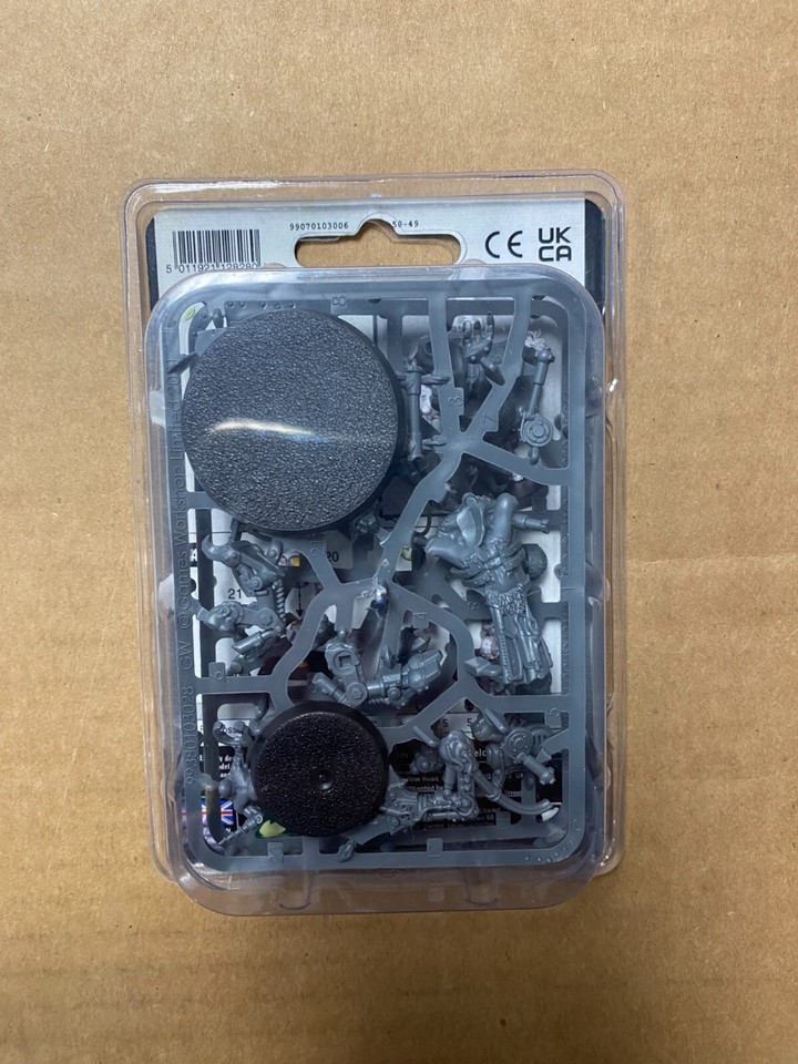 WARHAMMER 40000 ORKS PAINBOSS 40K MINIATURES MJ | eBay