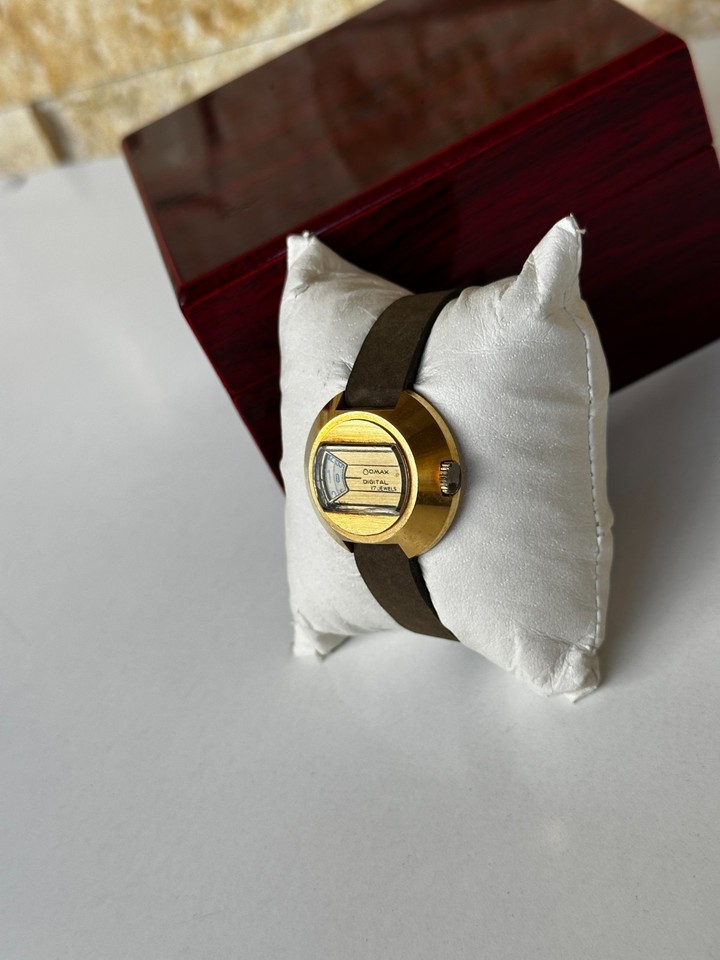 70s Vintage Omax Swiss Jump Hour Digital Space Age Watch Gold Plated ...
