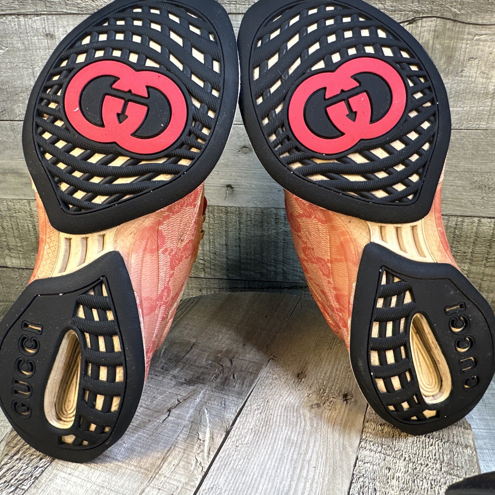 Gucci Run GG Supreme Monogram Trainers Red Beige Canvas Sneakers Sz 38 ...