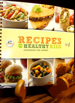 "Recipes for Healthy Kids Cookbook" for Child Care Centers USDA 2013 ...