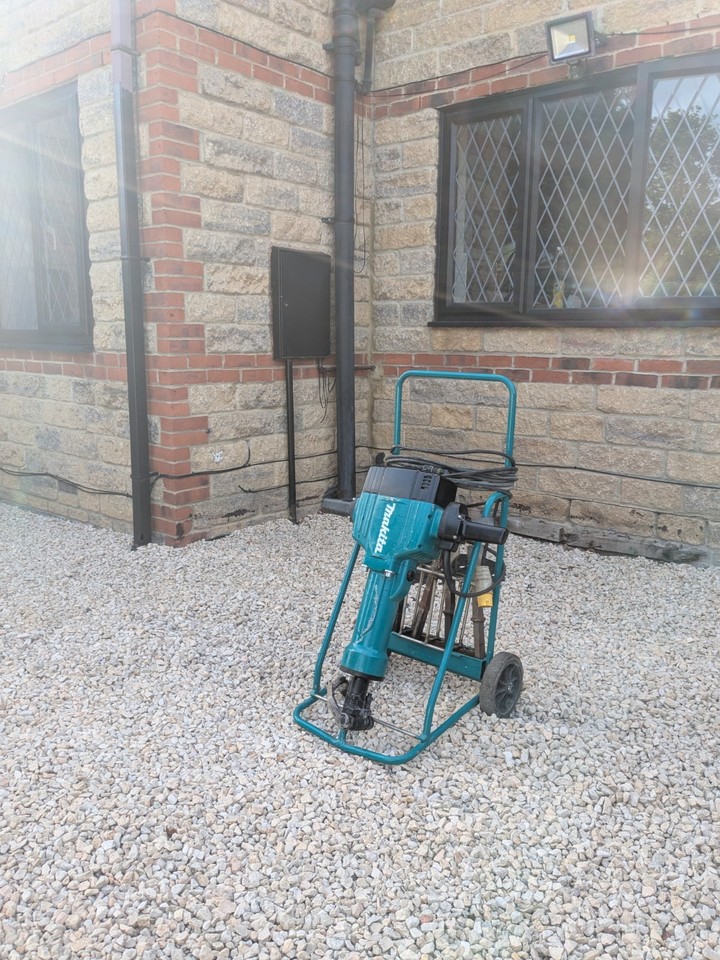 Makita HM1810 110v Heavy Duty Ground Breaker | eBay UK