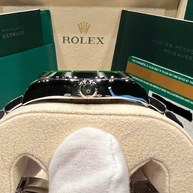 Rolex Milgauss 40mm Stainless Steel Blue Dial Oyster 116400GV Box ...