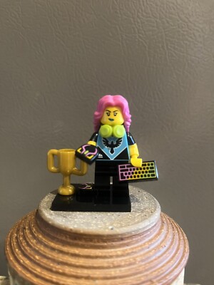 Lego Minifigure Series 25 E-Sports Twitch Gamer Girl 71045 #2 | eBay