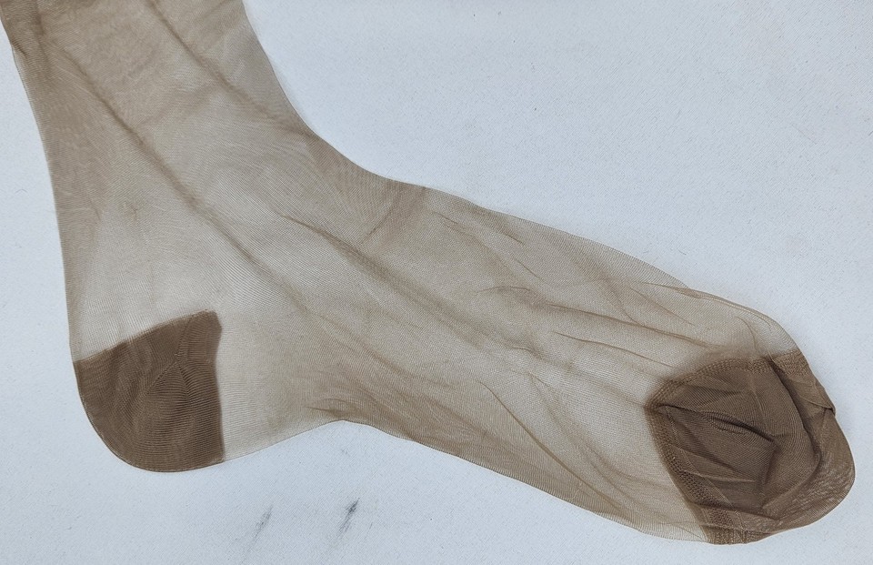 Vintage Ladies Sheer Seamless Nylon Stockings Hosiery Topaz 9 ½ M | eBay