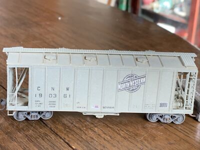 Athearn HO Custom Weathered Chicago Northwestern CNW Cement Hopper | eBay