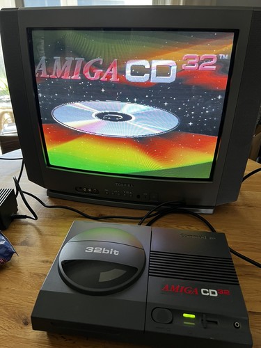 Commodore Amiga CD32 Console inc 4 Controllers, Power Supply & Scart ...