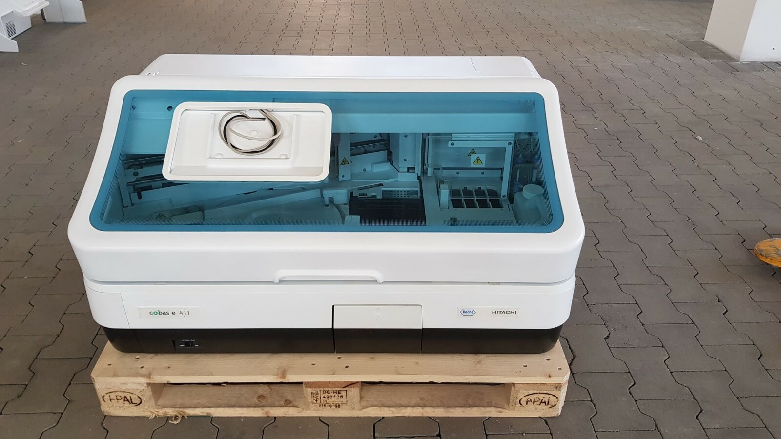 Roche Cobas E411 Rack Immunology Analyser CALIBRATED Full Set for sale ...