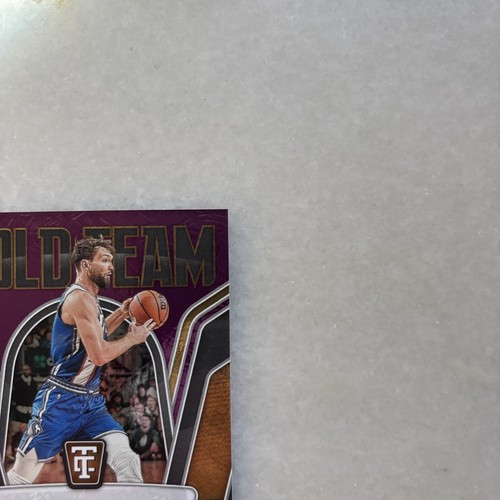 2024-25 Panini Totally Certified Domantas Sabonis Gold Team Purple Auto ...
