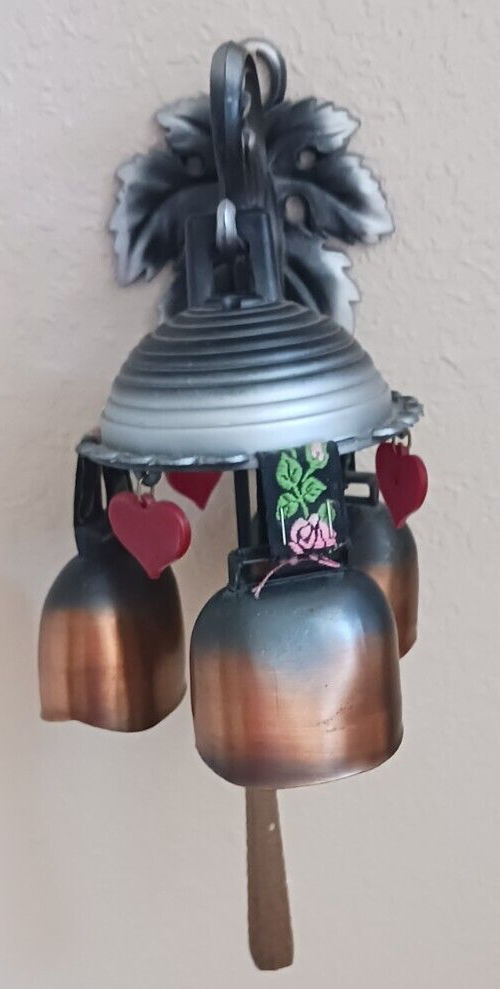 VINTAGE 11 X3.5" GERMAN GESCHUTZT HANGING 3 BELL CHIME W/HEARTS/PINK ...