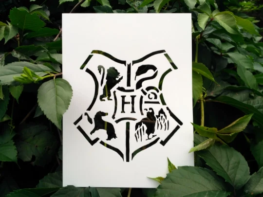 Hogwarts Crest Stencil