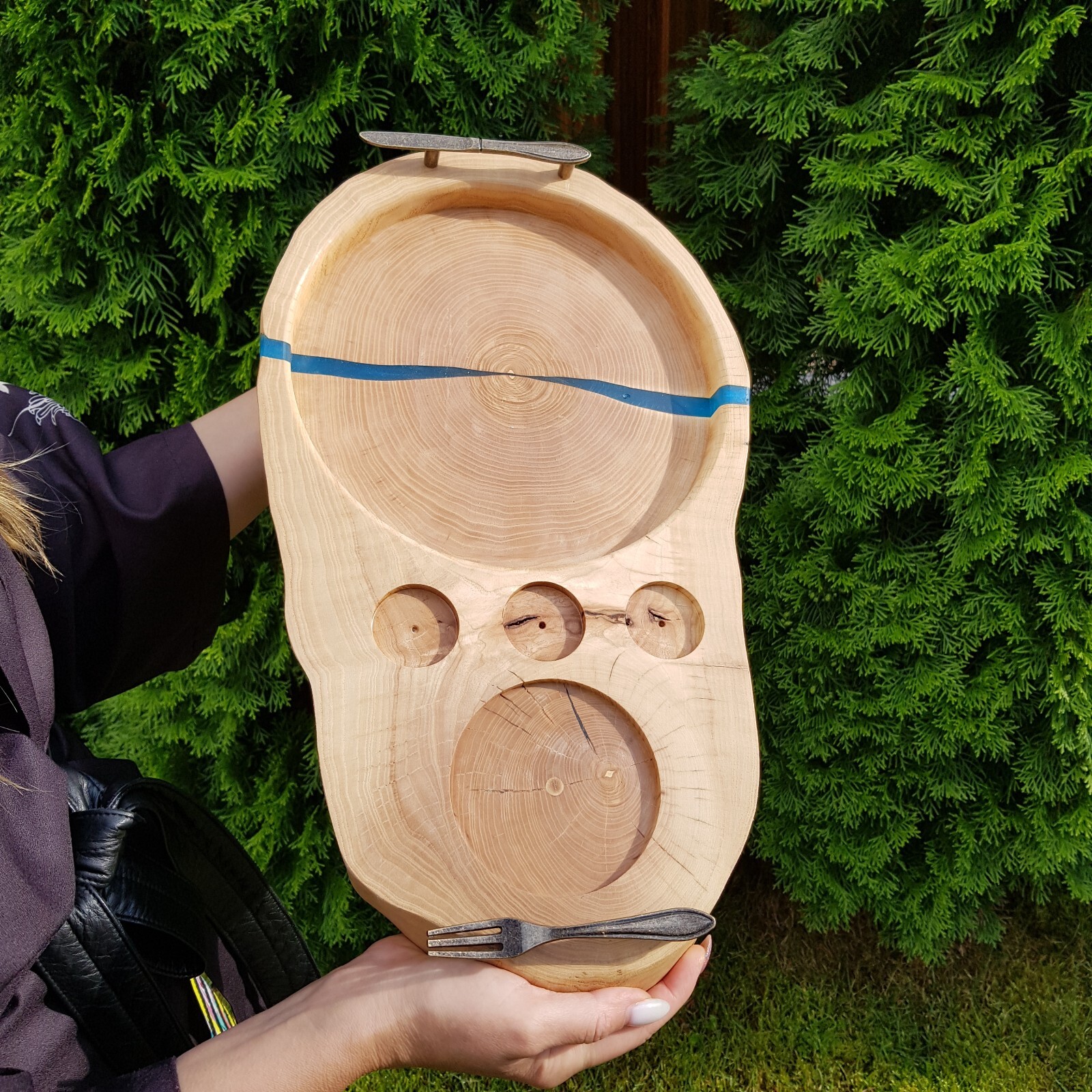 Solid ash tray for serving meat or other dishes and alcoholic beverages ...