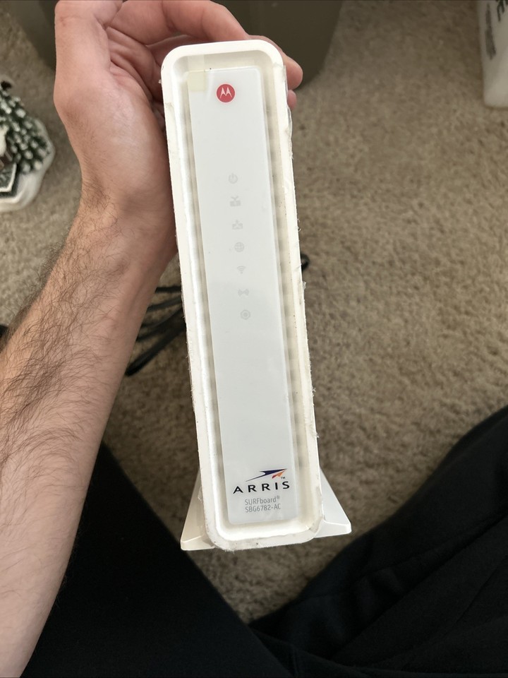 ARRIS SURFboard SBG6900AC Docsis 3.0 16x4 Cable Modem/ Wi-Fi AC1900 ...