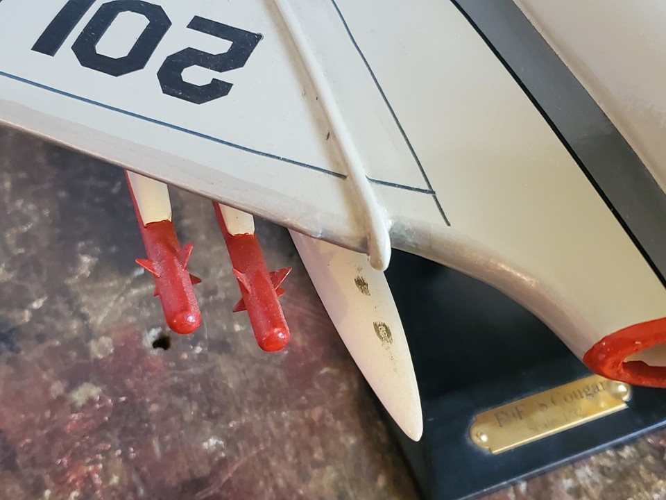 Grumman F9F-8 Cougar VF 43 Aircraft 1:32 Scale Executive Series Model ...