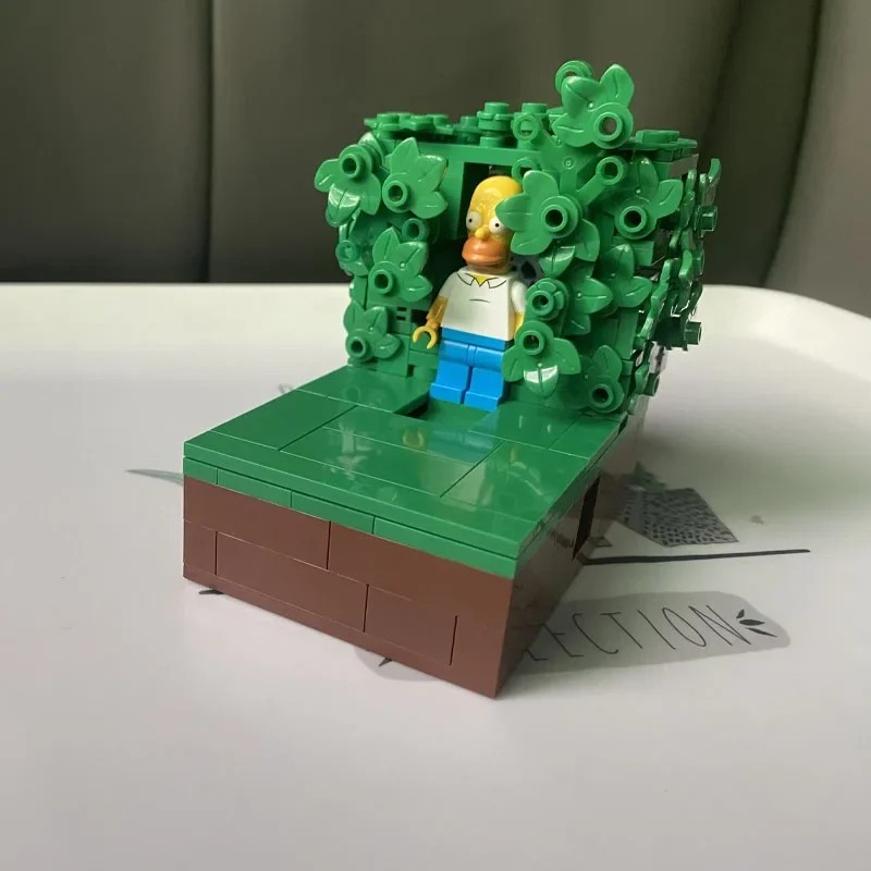 Homer Disappearing into Bush Meme – 227PCS Simpsons Building Block Set ...