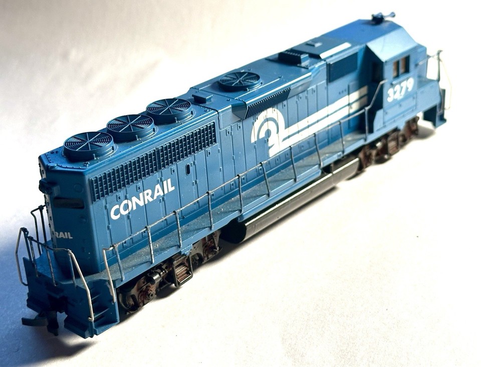 HO Conrail #3279 WEATHERED Diesel Engine for Parts | eBay