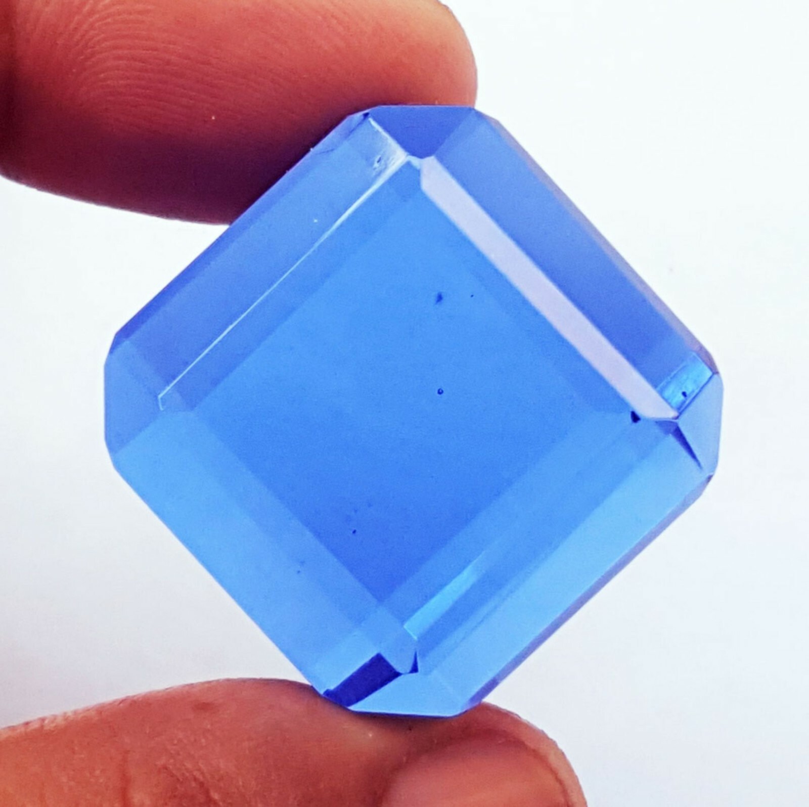 Pierre précieuse en vrac topaze bleue certifiée grande taille entre 140 ...