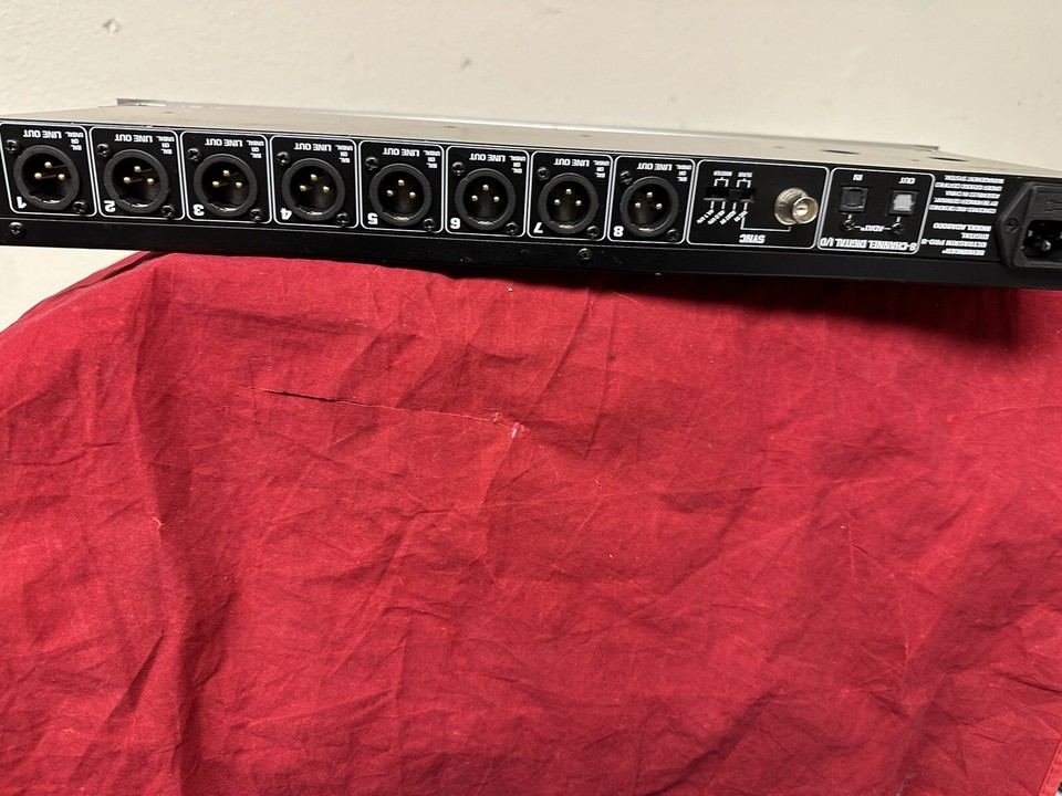 Behringer ADA8000 Ultragain Pro-8 Digital Mic/Line Preamp A/D & D/A ...