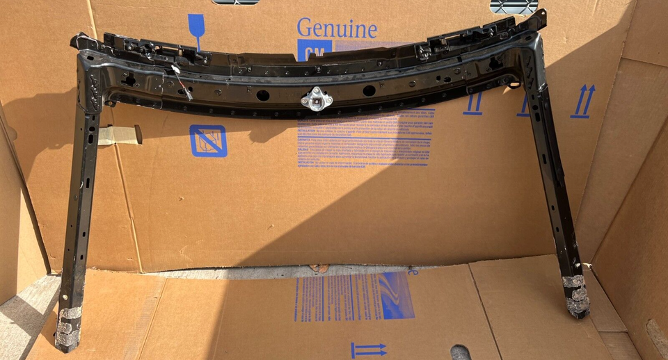 2020-22 Corvette C8 Front Windshield Assembly | OEM