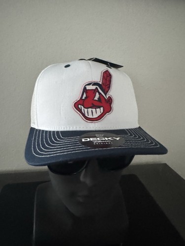 RETRO THROWBACK CLASSIC CHIEF WAHOO LOGO INDIANS ADULT TRUCKER SNAPBACK ...