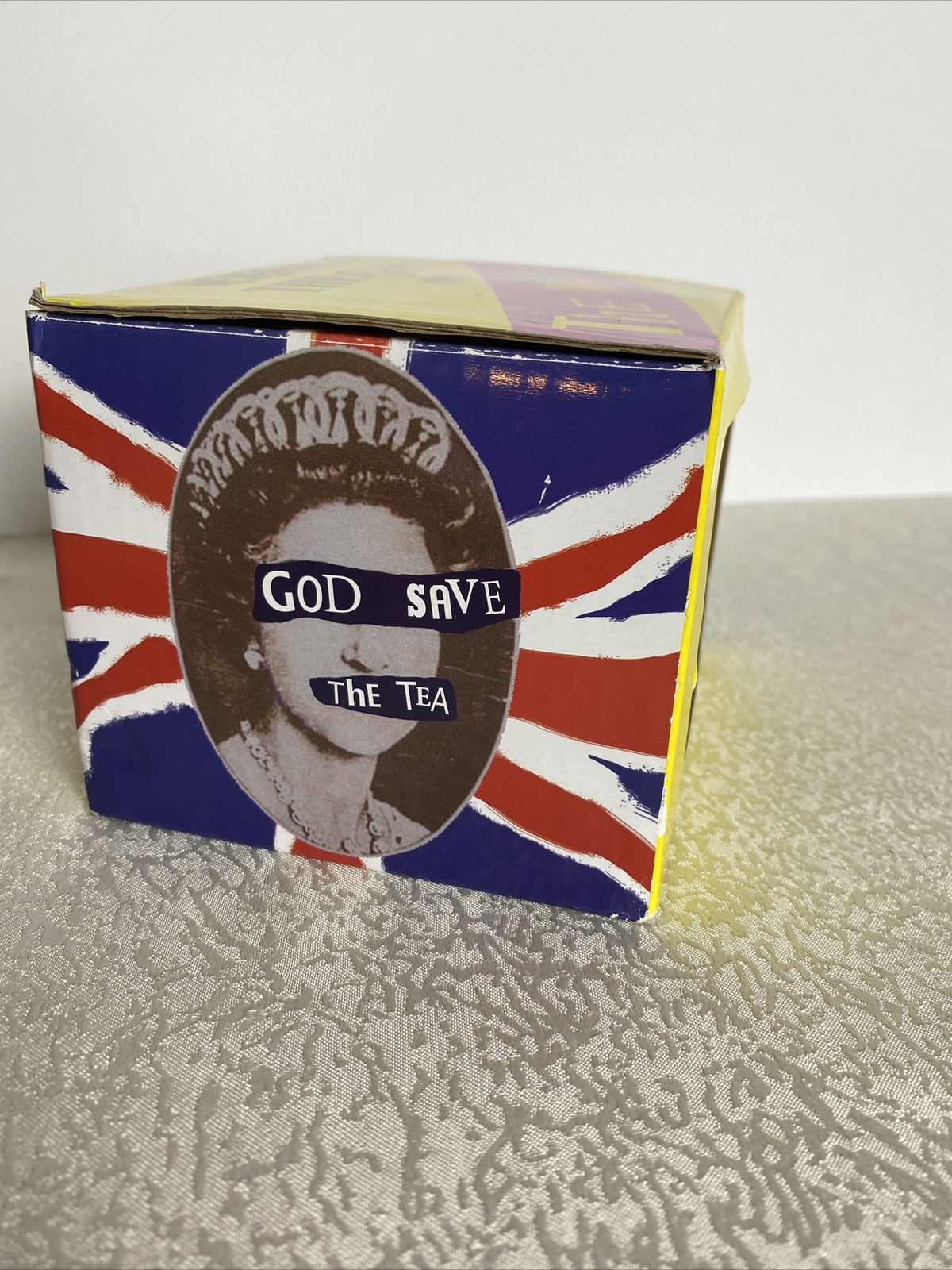 PUNK MUG W/ SAFETY PIN SEX PISTOLS GOD SAVE THE TEA QUEEN CUP NEW ...