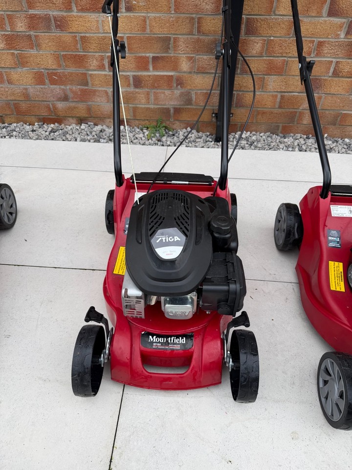 MOUNTFIELD SP164 SELF PROPELLED LAWNMOWER 123cc ENGINE 39CM Wide USED ...
