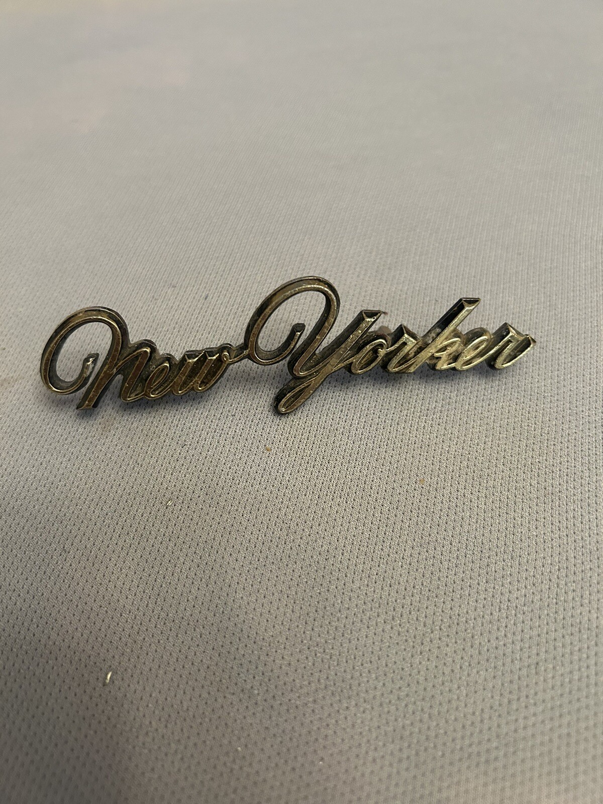 1967 68 69 70 Gold Chrysler NEW YORKER Script Roof Emblem 569955 Mopar ...