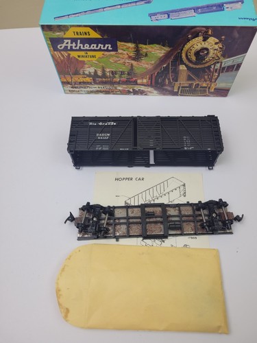 Athearn HO 1776 Santa Fe Stock Car Kit #64127 Black NEW Train Car | eBay