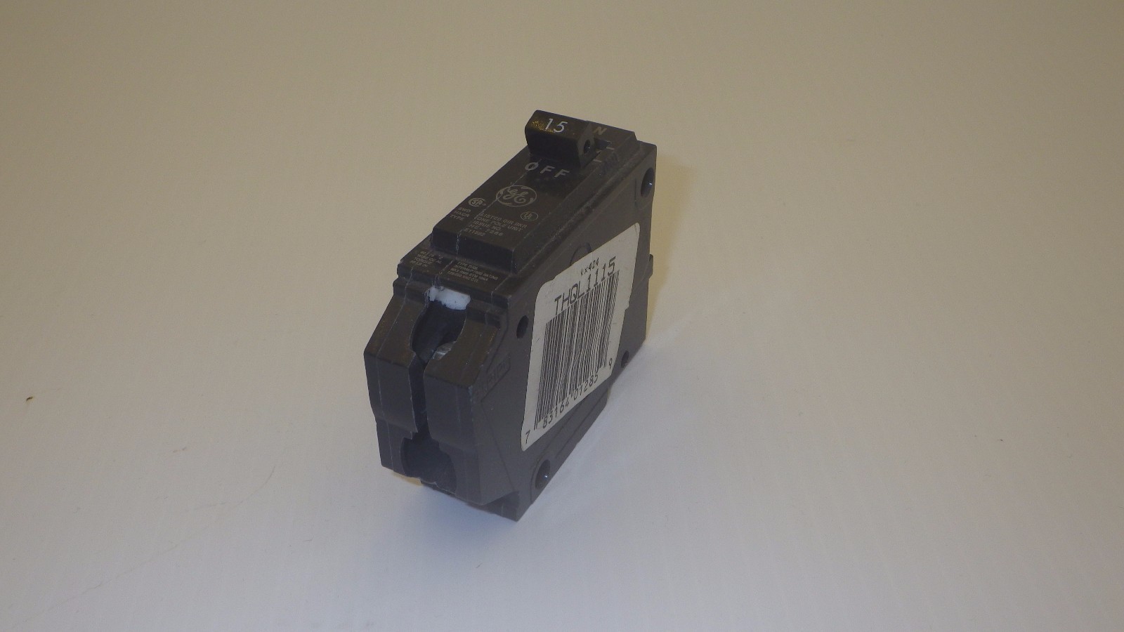 GE E11592 NE-7286 1 POLE UNIT, TYPE THQL, 120/240VAC 15 AMP CIRCUIT ...