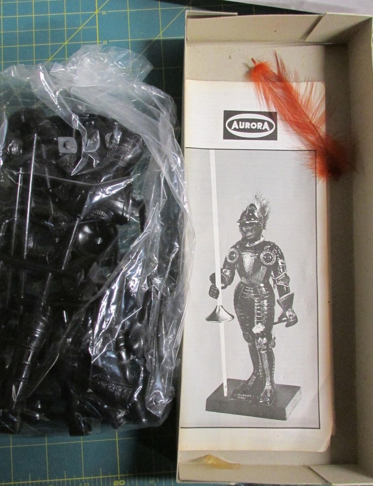 1963 Aurora #473 THE BLACK KNIGHT of NURNBERG 1/8 Scale Plastic Model ...