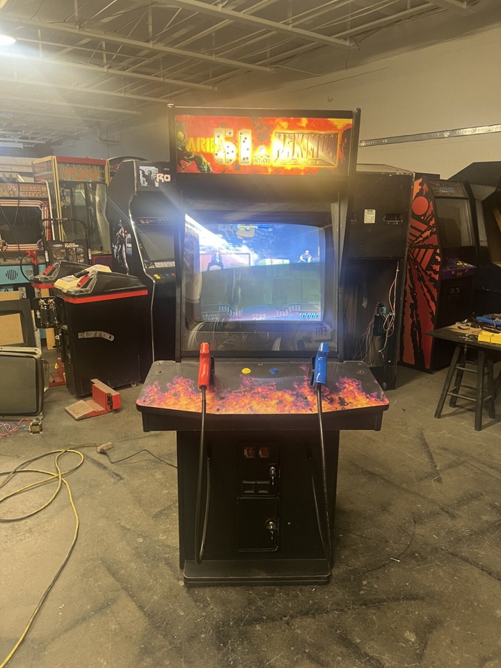 AREA 51 & MAX FORCE ARCADE MACHINE by ATARI 1995 (Excellent Condition ...