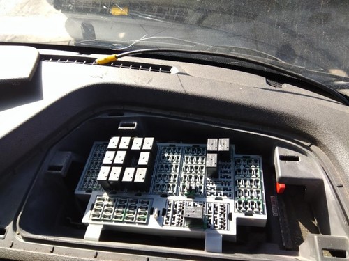 INTERNATIONAL LT FUSE BOX 3495061 | eBay