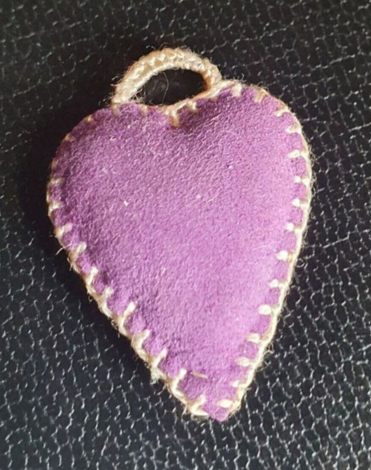 Charmante Relique en forme de coeur "Agnus Dei" Relic | eBay