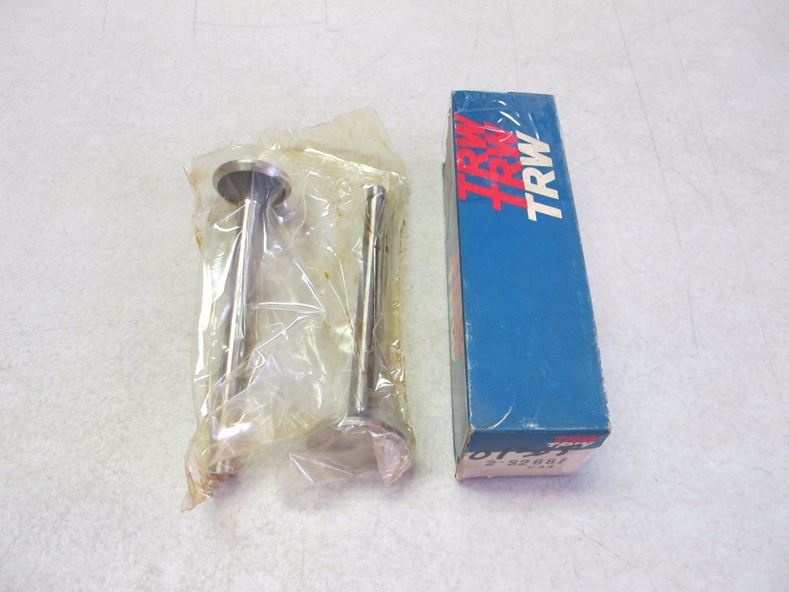 TRW Valve Fit John Deere 135 180 Gas 164 202 Diesel (s2681) 2pcs for ...