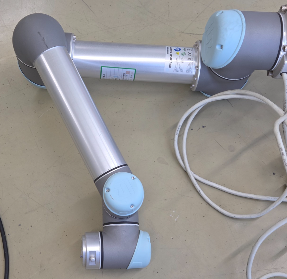 Universal Robots UR5 & Controller & Teach Pendant | eBay