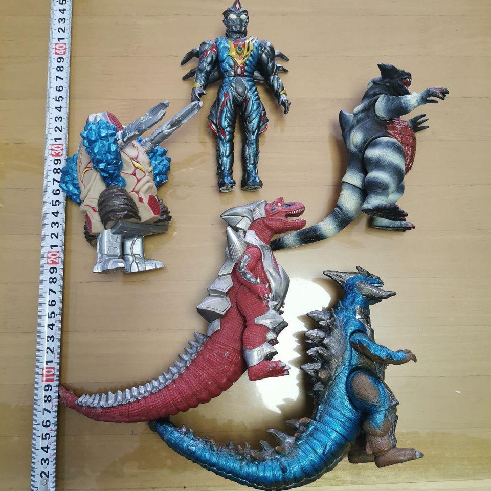 Ultraman Dyna Ultra Monster Series Soft Vinyl Figure Set | eBay