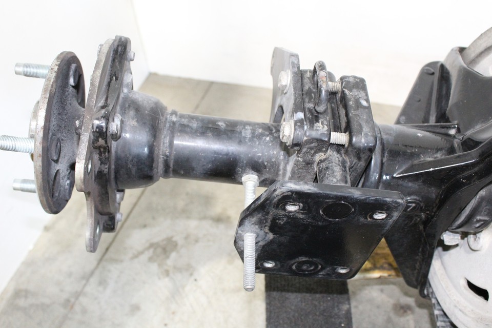 2009-2023 Harley Davidson Freewheeler Tri Glide Rear Axle End Assembly ...